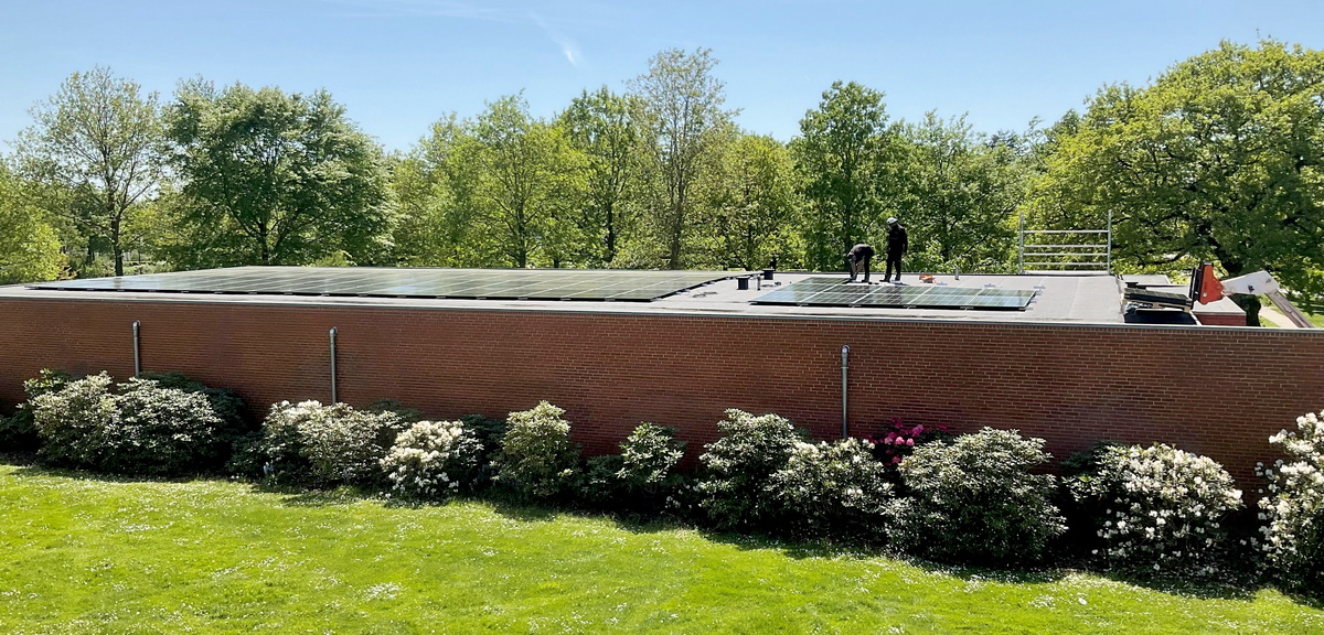 Solceller på rad og række - Ejerforeningen Præstehaven